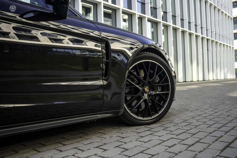 Black Porsche Panamera 2021 in Vilnius, with an engine capacity of 2.89 L and mileage of 170 thousand km for 57900 €, photo 15 on AUTOMOTO.COM.LV