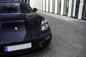 Black Porsche Panamera 2021 in Vilnius, with an engine capacity of 2.89 L and mileage of 170 thousand km for 57900 €, photo 16 on AUTOMOTO.COM.LV