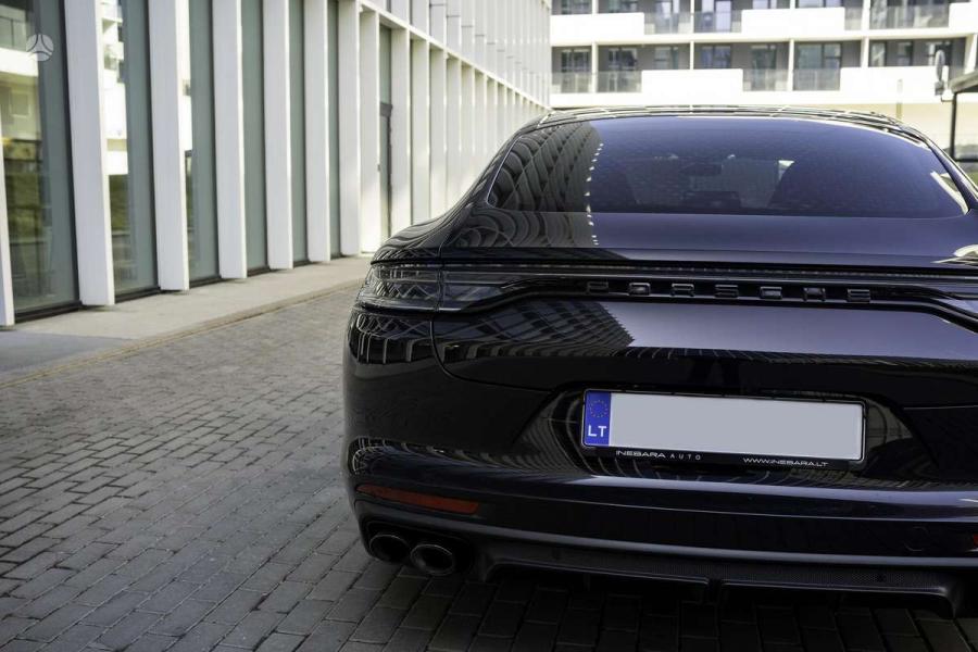 Black Porsche Panamera 2021 in Vilnius, with an engine capacity of 2.89 L and mileage of 170 thousand km for 57900 €, photo 19 on AUTOMOTO.COM.LV