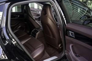 Black Porsche Panamera 2021 in Vilnius, with an engine capacity of 2.89 L and mileage of 170 thousand km for 57900 €, photo 22 on AUTOMOTO.COM.LV