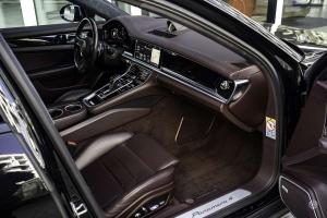 Black Porsche Panamera 2021 in Vilnius, with an engine capacity of 2.89 L and mileage of 170 thousand km for 57900 €, photo 23 on AUTOMOTO.COM.LV
