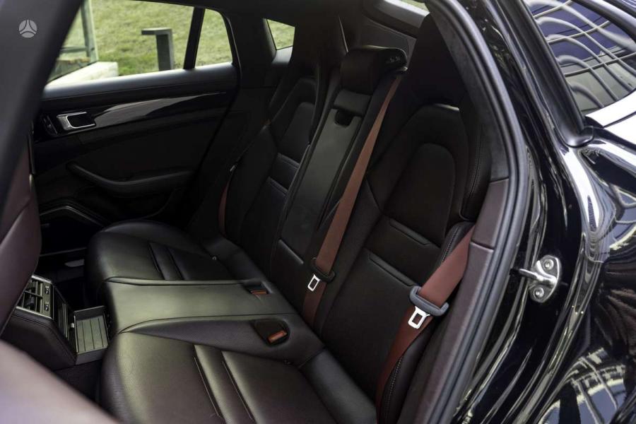 Black Porsche Panamera 2021 in Vilnius, with an engine capacity of 2.89 L and mileage of 170 thousand km for 57900 €, photo 25 on AUTOMOTO.COM.LV