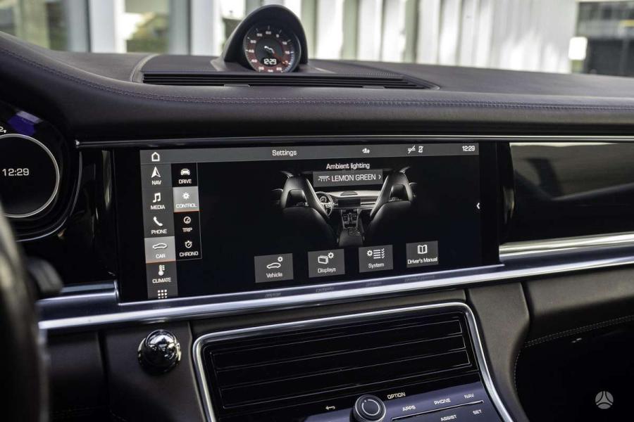 Black Porsche Panamera 2021 in Vilnius, with an engine capacity of 2.89 L and mileage of 170 thousand km for 57900 €, photo 30 on AUTOMOTO.COM.LV