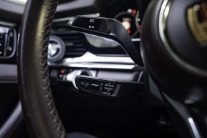 Black Porsche Panamera 2021 in Vilnius, with an engine capacity of 2.89 L and mileage of 170 thousand km for 57900 €, photo 35 on AUTOMOTO.COM.LV