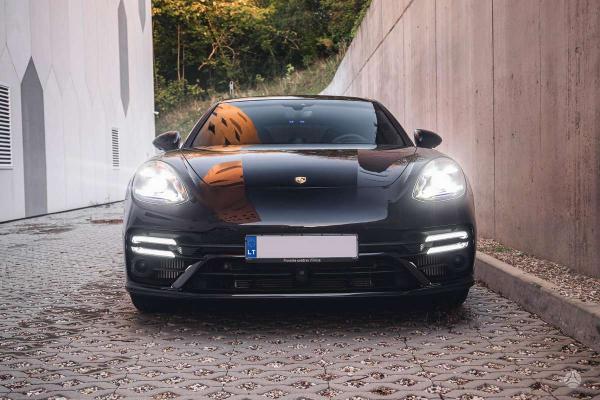 Melns Porsche Panamera 2022 Viļņa, ar dzinēja tilpumu 4.00 L un nobraukumu 42 tūkst. km par 98000 €, foto 3 vietnē AUTOMOTO.COM.LV