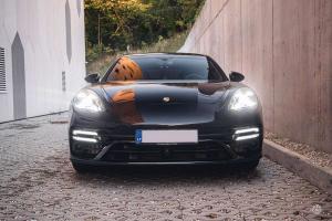 Melns Porsche Panamera 2022 Viļņa, ar dzinēja tilpumu 4.00 L un nobraukumu 42 tūkst. km par 98000 €, foto 3 vietnē AUTOMOTO.COM.LV