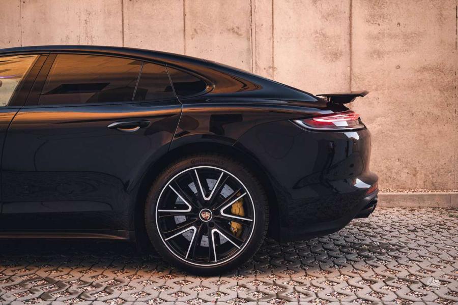 Melns Porsche Panamera 2022 Viļņa, ar dzinēja tilpumu 4.00 L un nobraukumu 42 tūkst. km par 98000 €, foto 8 vietnē AUTOMOTO.COM.LV