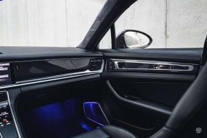 Melns Porsche Panamera 2022 Viļņa, ar dzinēja tilpumu 4.00 L un nobraukumu 42 tūkst. km par 98000 €, foto 12 vietnē AUTOMOTO.COM.LV