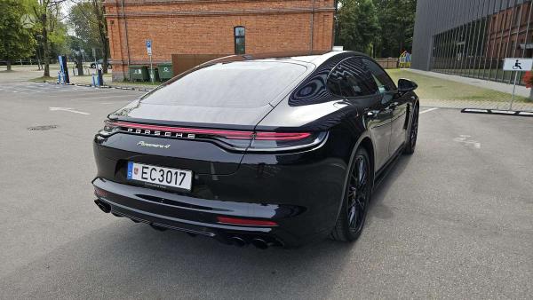 Melns Porsche Panamera 2023 Kauņa, ar dzinēja tilpumu 2.89 L un nobraukumu 22 tūkst. km par 73995 €, foto 8 vietnē AUTOMOTO.COM.LV