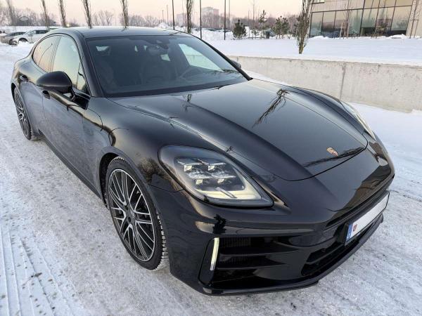 Black Porsche Panamera 2024 in Klaipeda, with an engine capacity of 2.89 L and mileage of 33 thousand km for 108900 €, photo 3 on AUTOMOTO.COM.LV