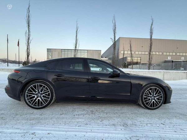 Black Porsche Panamera 2024 in Klaipeda, with an engine capacity of 2.89 L and mileage of 33 thousand km for 108900 €, photo 4 on AUTOMOTO.COM.LV