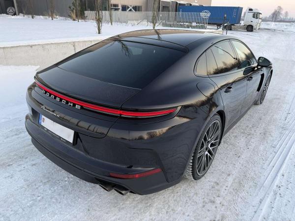 Black Porsche Panamera 2024 in Klaipeda, with an engine capacity of 2.89 L and mileage of 33 thousand km for 108900 €, photo 5 on AUTOMOTO.COM.LV