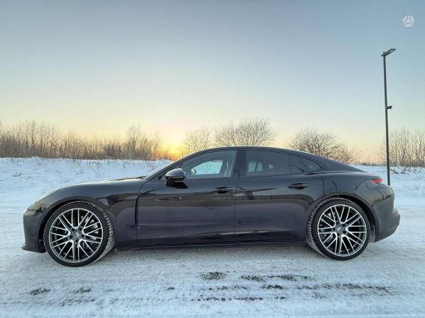 Black Porsche Panamera 2024 in Klaipeda, with an engine capacity of 2.89 L and mileage of 33 thousand km for 108900 €, photo 8 on AUTOMOTO.COM.LV