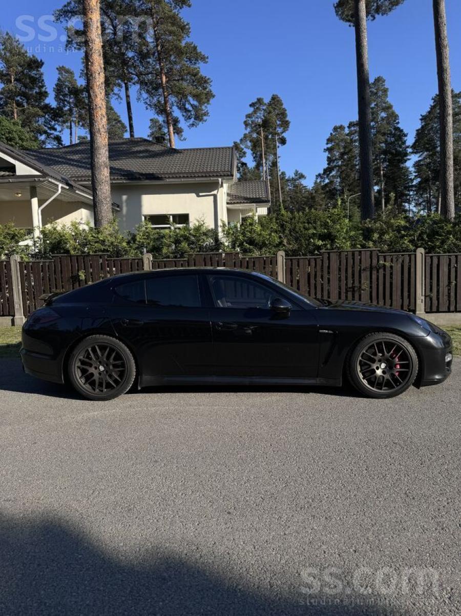 Black Porsche Panamera 2010 in Riga, with an engine capacity of 4.80 L and mileage of 206 thousand km for 23750 €, photo 2 on AUTOMOTO.COM.LV
