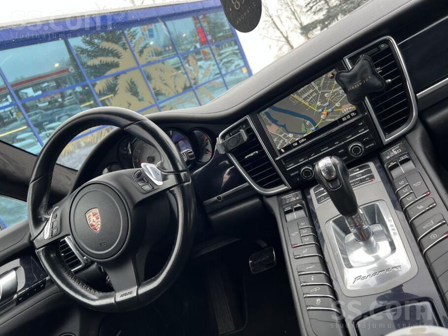 Melns Porsche Panamera 2010 Jelgava, ar dzinēja tilpumu 4.80 L un nobraukumu 252 tūkst. km par 17000 €, foto 17 vietnē AUTOMOTO.COM.LV