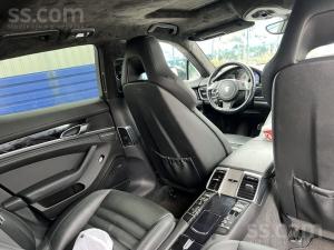 Melns Porsche Panamera 2010 Jelgava, ar dzinēja tilpumu 4.80 L un nobraukumu 252 tūkst. km par 17000 €, foto 23 vietnē AUTOMOTO.COM.LV