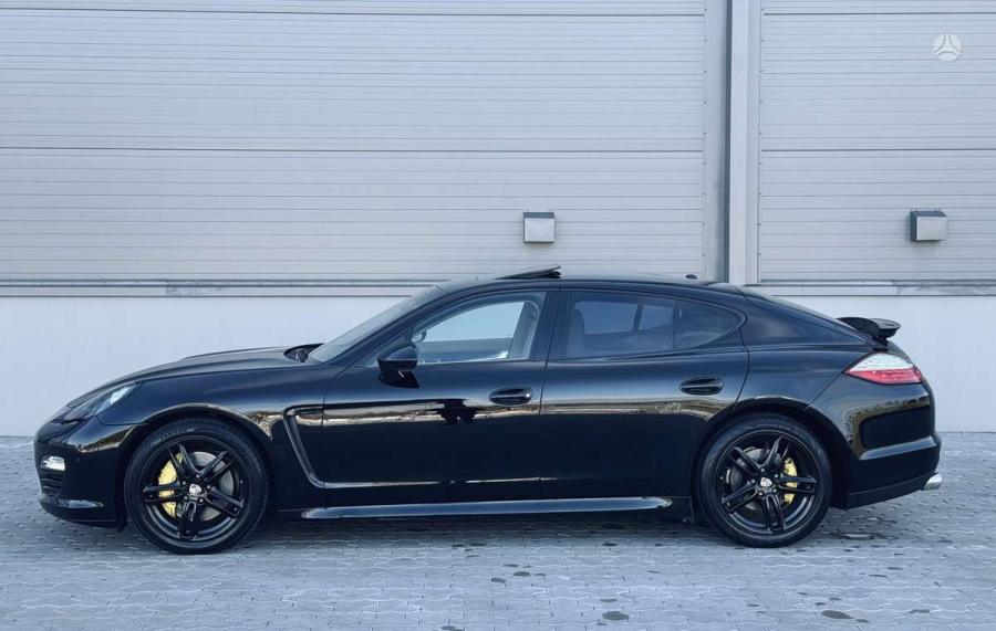 Melns Porsche Panamera 2011 Kauņa, ar dzinēja tilpumu 3.60 L un nobraukumu 210 tūkst. km par 14950 €, foto 3 vietnē AUTOMOTO.COM.LV