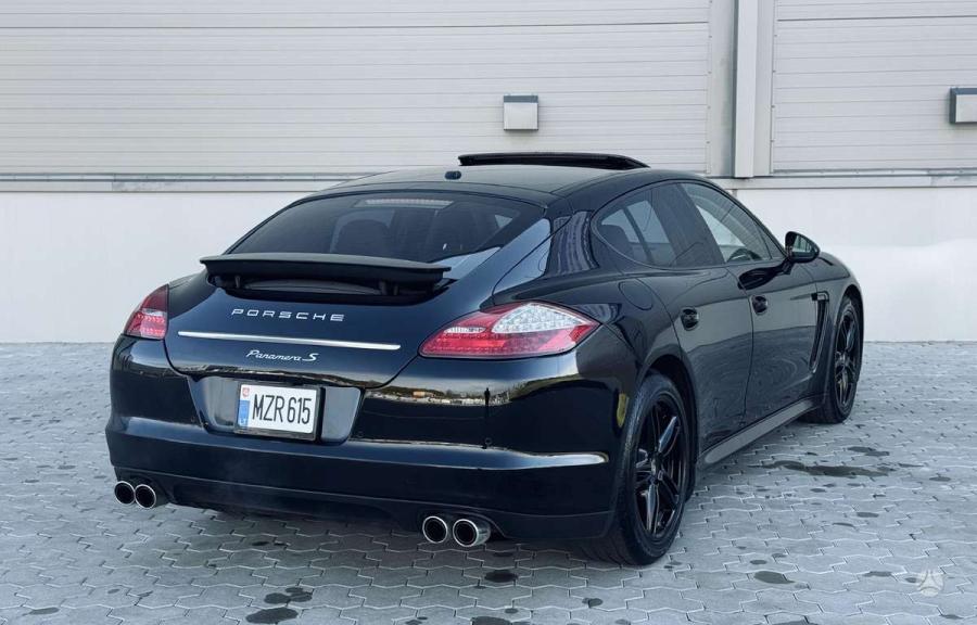 Melns Porsche Panamera 2011 Kauņa, ar dzinēja tilpumu 3.60 L un nobraukumu 210 tūkst. km par 14950 €, foto 6 vietnē AUTOMOTO.COM.LV