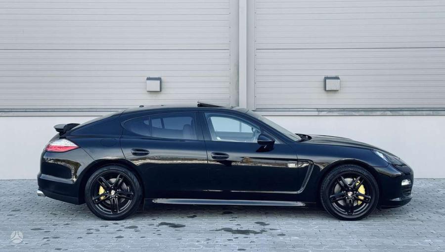 Melns Porsche Panamera 2011 Kauņa, ar dzinēja tilpumu 3.60 L un nobraukumu 210 tūkst. km par 14950 €, foto 7 vietnē AUTOMOTO.COM.LV