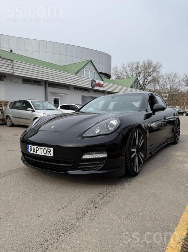 Melns Porsche Panamera 2011 Daugavpils, ar dzinēja tilpumu 3.60 L un nobraukumu 210 tūkst. km par 15000 €, foto 1 vietnē AUTOMOTO.COM.LV