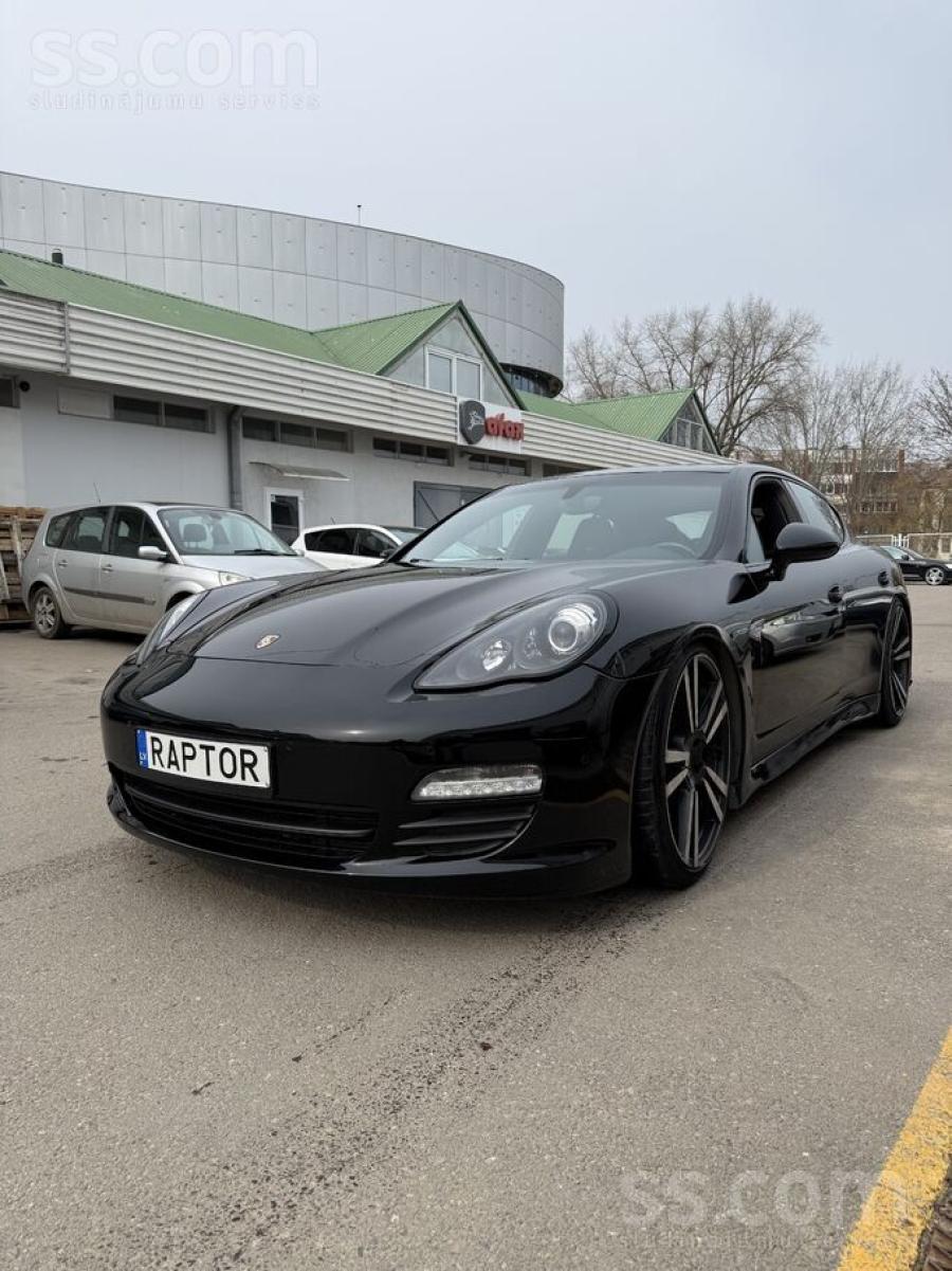 Melns Porsche Panamera 2011 Daugavpils, ar dzinēja tilpumu 3.60 L un nobraukumu 210 tūkst. km par 15000 €, foto 1 vietnē AUTOMOTO.COM.LV