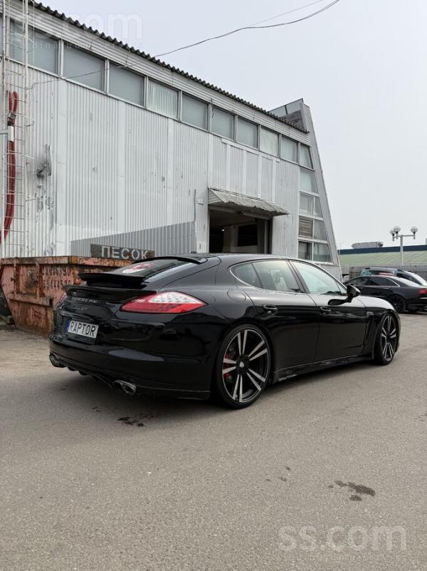 Melns Porsche Panamera 2011 Daugavpils, ar dzinēja tilpumu 3.60 L un nobraukumu 210 tūkst. km par 15000 €, foto 4 vietnē AUTOMOTO.COM.LV