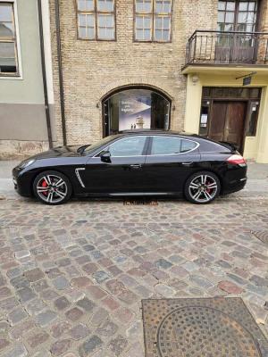Melns Porsche Panamera 2012 Klaipėda, ar dzinēja tilpumu 4.81 L un nobraukumu 94 tūkst. km par 30400 €, foto 3 vietnē AUTOMOTO.COM.LV