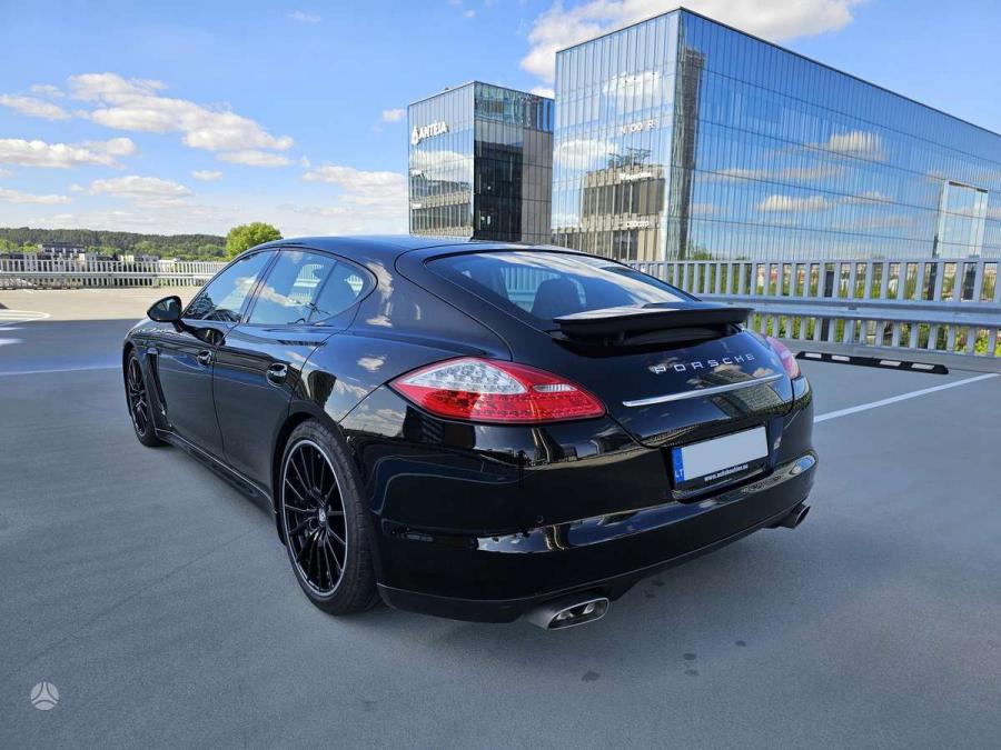 Melns Porsche Panamera 2012 Viļņa, ar dzinēja tilpumu 3.00 L un nobraukumu 267 tūkst. km par 21500 €, foto 7 vietnē AUTOMOTO.COM.LV