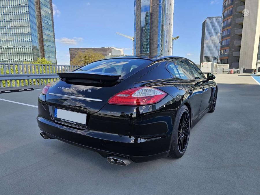 Melns Porsche Panamera 2012 Viļņa, ar dzinēja tilpumu 3.00 L un nobraukumu 267 tūkst. km par 21500 €, foto 8 vietnē AUTOMOTO.COM.LV