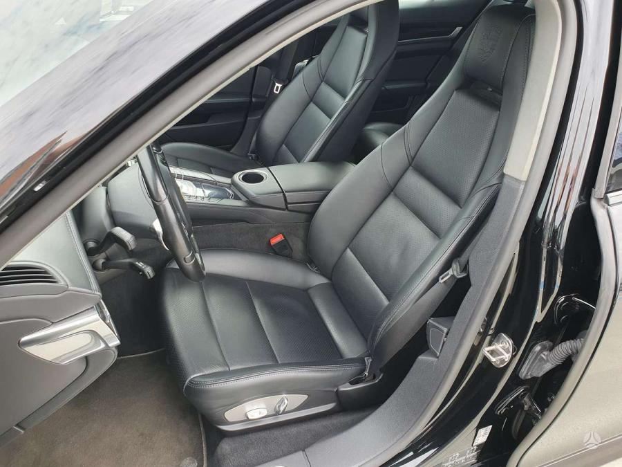 Melns Porsche Panamera 2012 Viļņa, ar dzinēja tilpumu 3.00 L un nobraukumu 267 tūkst. km par 21500 €, foto 15 vietnē AUTOMOTO.COM.LV