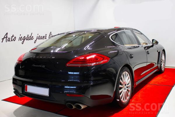 Melns Porsche Panamera 2013 Rīga, ar dzinēja tilpumu 3.00 L un nobraukumu 65 tūkst. km par 28000 €, foto 4 vietnē AUTOMOTO.COM.LV
