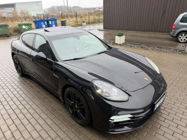 Black Porsche Panamera 2014 in Kaunas, with an engine capacity of 3.60 L and mileage of 204 thousand km for 16800 €, photo 4 on AUTOMOTO.COM.LV