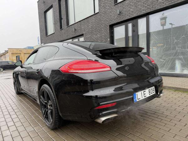 Black Porsche Panamera 2014 in Kaunas, with an engine capacity of 3.60 L and mileage of 204 thousand km for 16800 €, photo 6 on AUTOMOTO.COM.LV