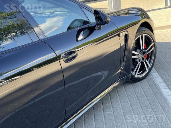 Black Porsche Panamera 2014 in Jurmala, with an engine capacity of 3.00 L and mileage of 0 thousand km for 21450 €, photo 8 on AUTOMOTO.COM.LV