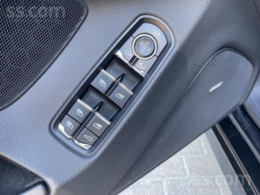 Black Porsche Panamera 2014 in Jurmala, with an engine capacity of 3.00 L and mileage of 0 thousand km for 21450 €, photo 20 on AUTOMOTO.COM.LV