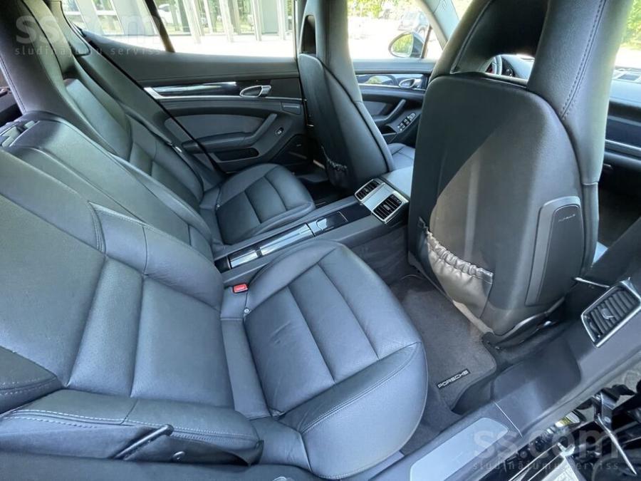 Black Porsche Panamera 2014 in Jurmala, with an engine capacity of 3.00 L and mileage of 0 thousand km for 21450 €, photo 25 on AUTOMOTO.COM.LV