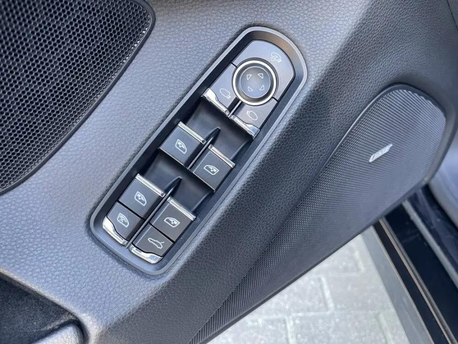 Melns Porsche Panamera 2014 Jūrmala, ar dzinēja tilpumu 3.00 L un nobraukumu 208 tūkst. km par 21450 €, foto 21 vietnē AUTOMOTO.COM.LV