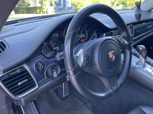 Melns Porsche Panamera 2014 Jūrmala, ar dzinēja tilpumu 3.00 L un nobraukumu 208 tūkst. km par 21450 €, foto 22 vietnē AUTOMOTO.COM.LV