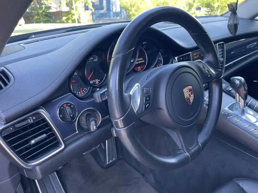 Melns Porsche Panamera 2014 Jūrmala, ar dzinēja tilpumu 3.00 L un nobraukumu 208 tūkst. km par 21450 €, foto 22 vietnē AUTOMOTO.COM.LV