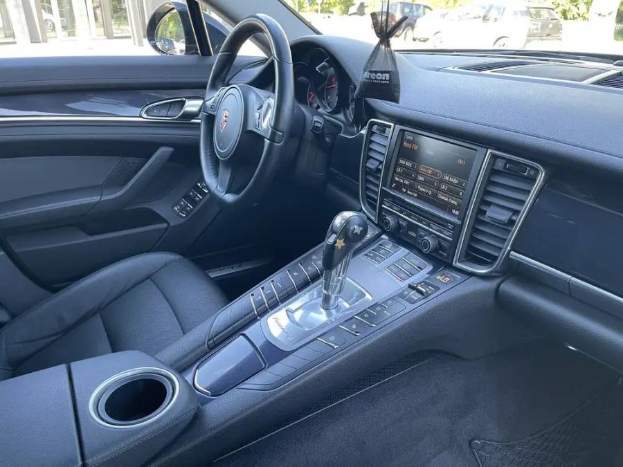Melns Porsche Panamera 2014 Jūrmala, ar dzinēja tilpumu 3.00 L un nobraukumu 208 tūkst. km par 21450 €, foto 28 vietnē AUTOMOTO.COM.LV