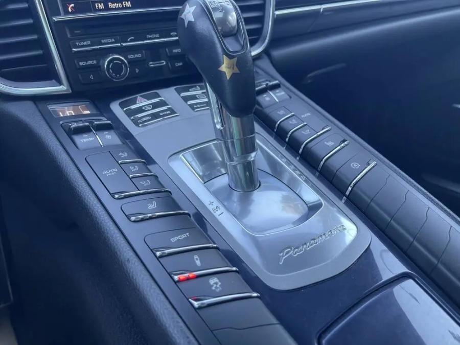 Melns Porsche Panamera 2014 Jūrmala, ar dzinēja tilpumu 3.00 L un nobraukumu 208 tūkst. km par 21450 €, foto 35 vietnē AUTOMOTO.COM.LV