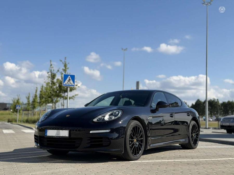 Black Porsche Panamera 2015 in Vilnius, with an engine capacity of 2.97 L and mileage of 93 thousand km for 30000 €, photo 3 on AUTOMOTO.COM.LV
