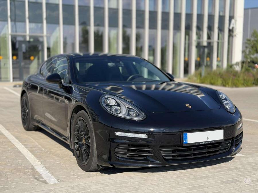 Black Porsche Panamera 2015 in Vilnius, with an engine capacity of 2.97 L and mileage of 93 thousand km for 30000 €, photo 6 on AUTOMOTO.COM.LV