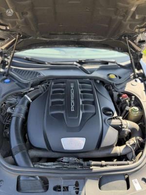 Black Porsche Panamera 2015 in Vilnius, with an engine capacity of 2.97 L and mileage of 93 thousand km for 30000 €, photo 11 on AUTOMOTO.COM.LV