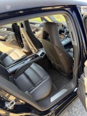 Black Porsche Panamera 2015 in Vilnius, with an engine capacity of 2.97 L and mileage of 93 thousand km for 30000 €, photo 17 on AUTOMOTO.COM.LV