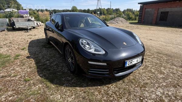 Melns Porsche Panamera 2015 Limbaži, ar dzinēja tilpumu 3.00 L un nobraukumu 188 tūkst. km par 23700 €, foto 1 vietnē AUTOMOTO.COM.LV