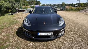Melns Porsche Panamera 2015 Limbaži, ar dzinēja tilpumu 3.00 L un nobraukumu 188 tūkst. km par 23700 €, foto 3 vietnē AUTOMOTO.COM.LV