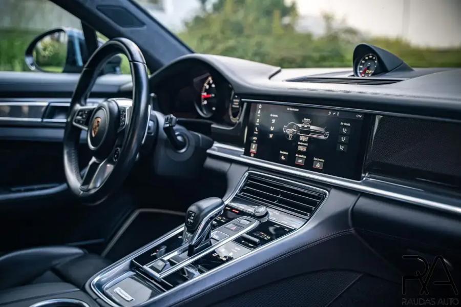 Melns Porsche Panamera 2016 Rīga, ar dzinēja tilpumu 4.00 L un nobraukumu 104 tūkst. km par 53990 €, foto 5 vietnē AUTOMOTO.COM.LV