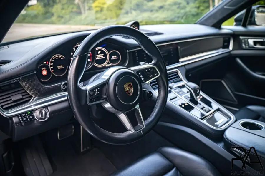 Melns Porsche Panamera 2016 Rīga, ar dzinēja tilpumu 4.00 L un nobraukumu 104 tūkst. km par 53990 €, foto 6 vietnē AUTOMOTO.COM.LV