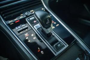 Melns Porsche Panamera 2016 Rīga, ar dzinēja tilpumu 4.00 L un nobraukumu 104 tūkst. km par 53990 €, foto 9 vietnē AUTOMOTO.COM.LV